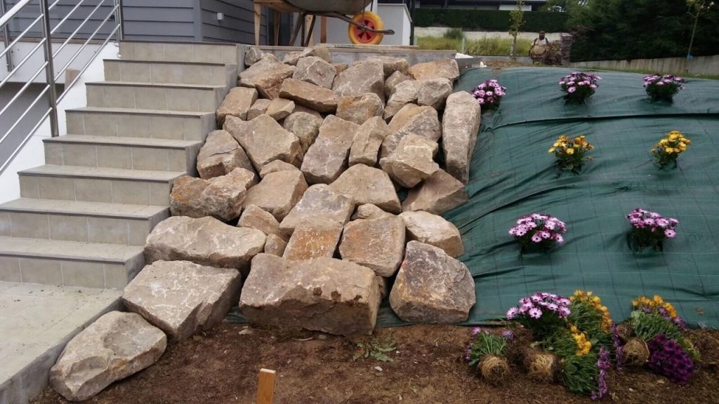 Soluciones para taludes muy pronunciados | Jardinería Loiu